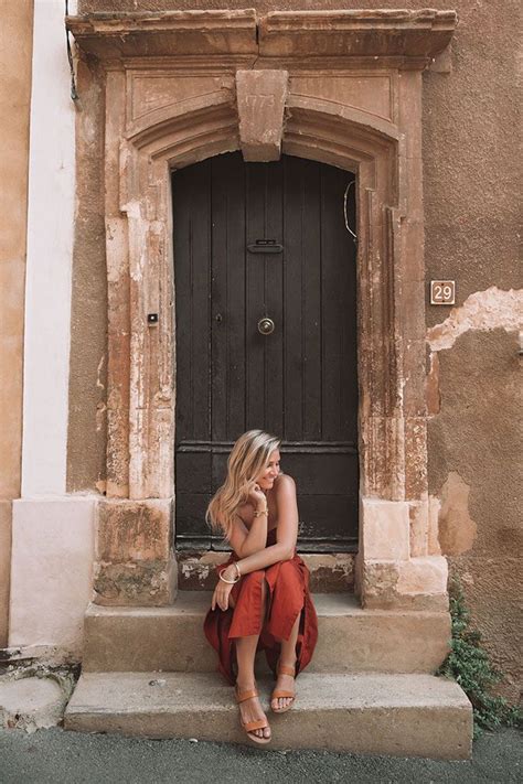 How To Get Awesome Photos As A Solo Traveler • The Blonde Abroad
