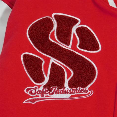 Ric X Si Red Rock In Celebes