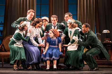 Finding Heart A Review Of Annie At Broadway In Chicago Newcity Stage