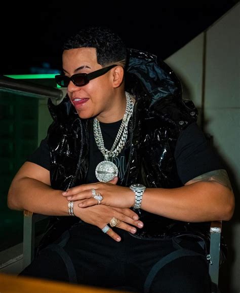 J Álvarez Llegó A 2 Billones De Visualizaciones En Youtube Agencia Jaque