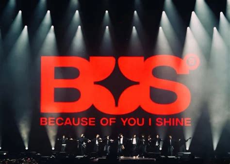 Exclusive Meet Rising T Pop 12 Member Boy Group Bus