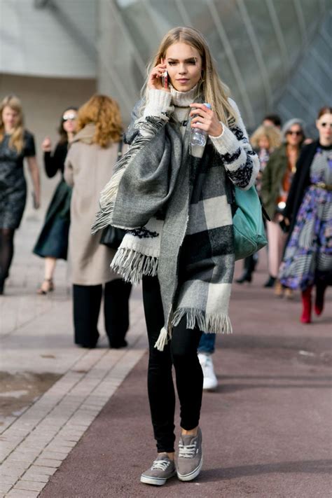 Inspirationnstyle Fashion Week Model Street Style Fashion
