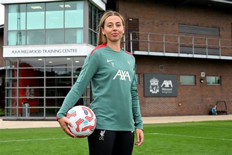 Liverpool Complete Signing Of Swedish Forward Cornelia Kapocs