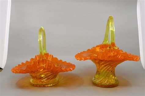 Lot 2x Yelloworange Uranium Glass Baskets