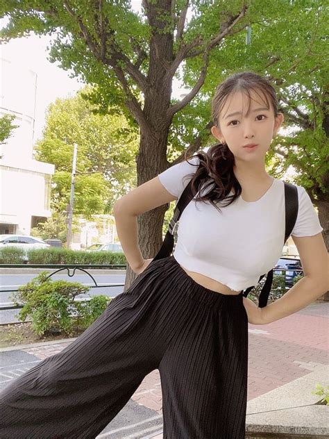 「最強東洋乳神」僅掛兩小塊布！航母級上圍溢出 網噴鼻血 娛樂星聞