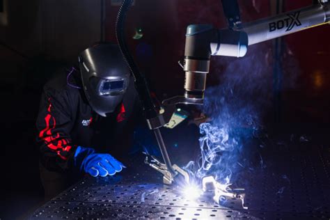 3 Options For Fabricators To Scale Welding Capacity Universal Robots
