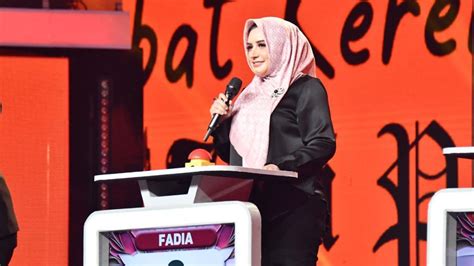 Fadia Arafiq Bupati Pekalongan Maki Maki Netizen Kakak Fairuz A Rafiq And Kekayaan Yang