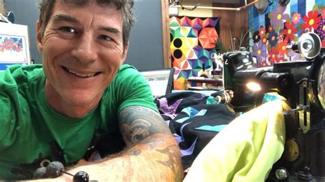 Rob Appell Free Motion Quilting On A Featherweight Free Motion Quilting Quilts Quilt Tutorials