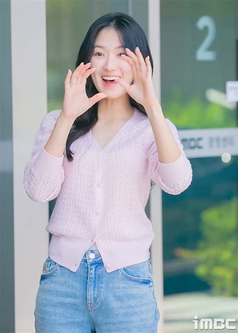 움짤 선업튀 김혜윤 핑크빛 봄 엔딩