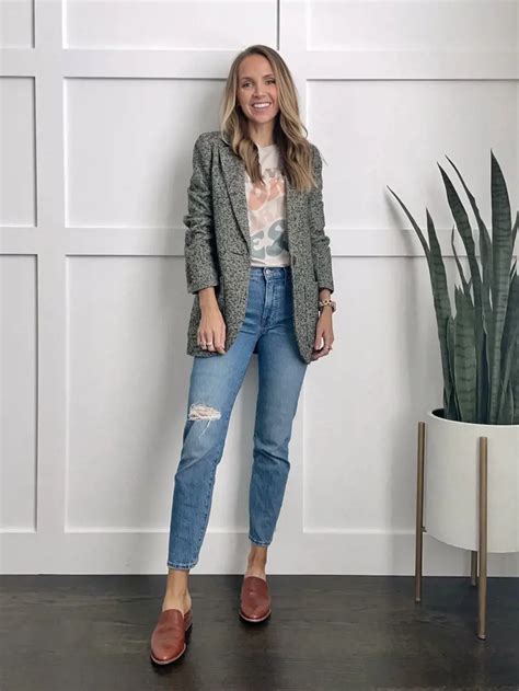 The Perfect Guide On What To Wear Underneath A Blazer Shunvogue