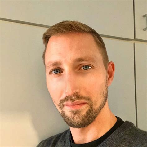 Sebastian Lipper Kundenberater Retailbanking Sparkasse Duisburg Xing