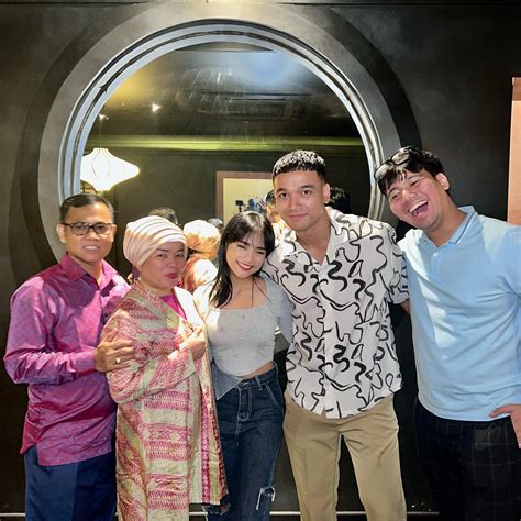 Pilih Jalan Berbeda Dari 2 Adiknya Ini 7 Potret Kedekatan Frans Faisal Bareng Fuji Dan Fadly