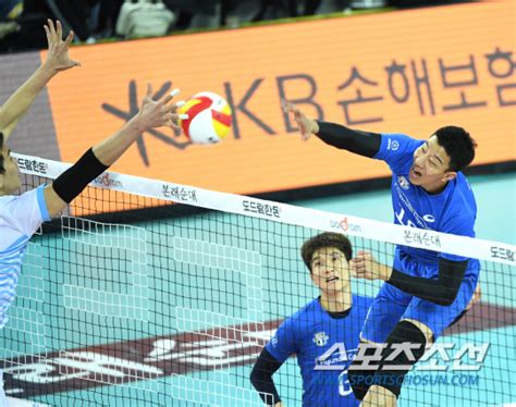 포토 신영석 반 박자 빠른 스파이크