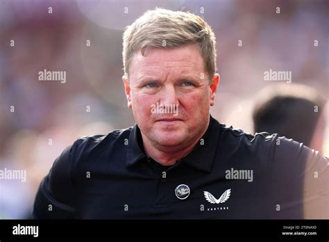 Eddie Howe Trainer Von Newcastle United Vor Dem Spiel Der Premier