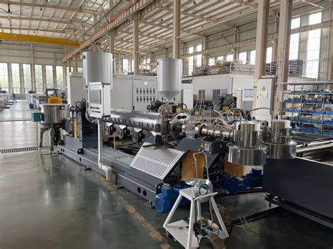 Lldpe Bicolor Straight Grass Monofilament قذف لـ 12000 Dtex