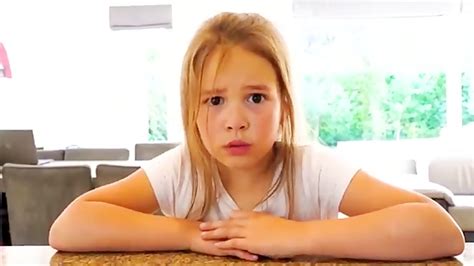 کارتون جدید املیا آملیا و آولینا یک چالش اسلایم را اجرا کردند