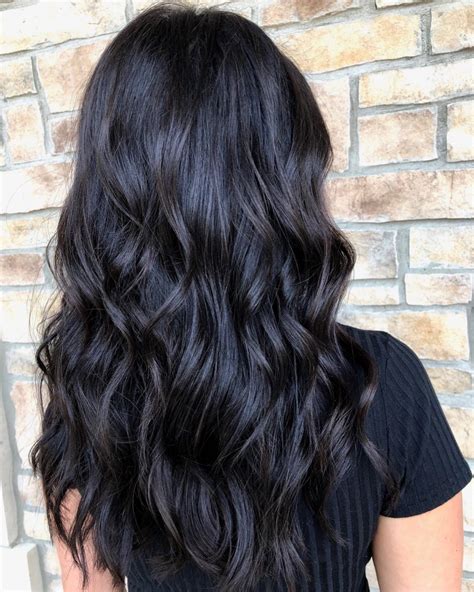 25 Glam Dark Hair Color Looks Worth Saving Creativebooster