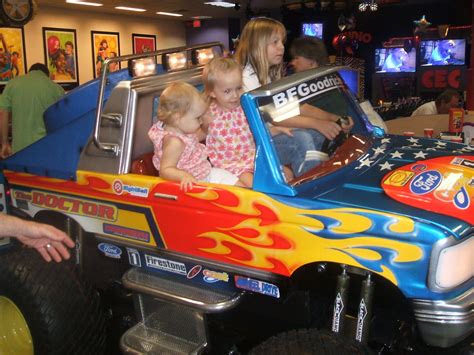 Chuck E Cheese On Labor Day 2008 Monster Truck Ride Lthommail Flickr