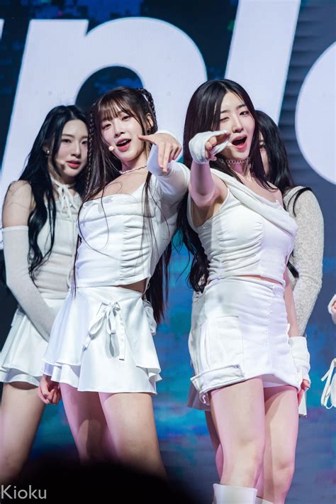 Triples Nien And Sohyun Kpop Nsfw