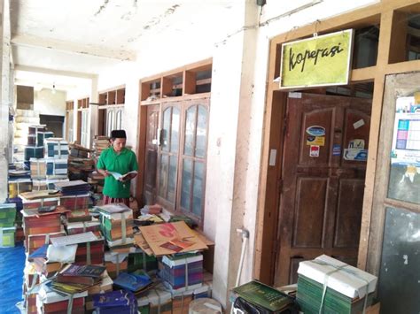 Bila Santri Salah Baca Nama Kitab Dunia Santri