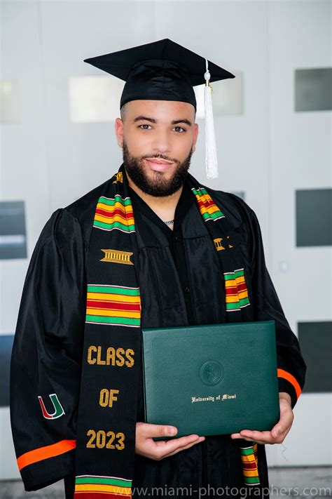 Best 12 The University Of Miami Graduation Photoshoot Artofit
