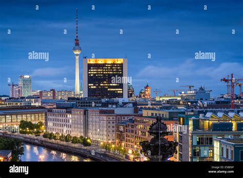 Berlin Skyline Banque De Photographies Et Dimages à Haute Résolution
