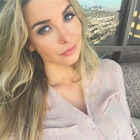 Emily Sears Hot Photos Barnorama