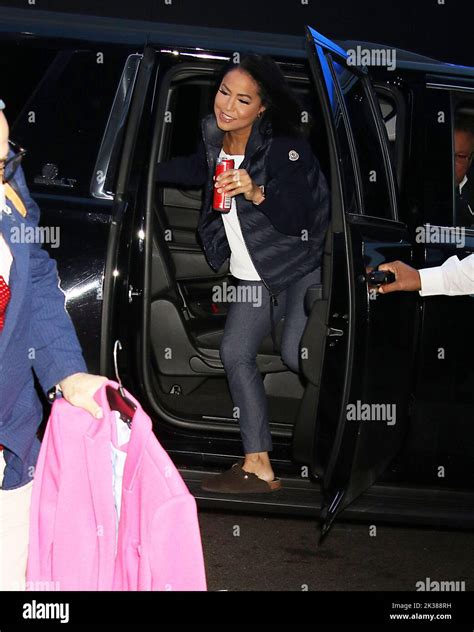 Good Morning America Cast Pictured Stephanie Ramos Location New