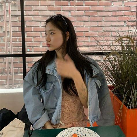 Pin Oleh Ath Di 𝗌𝖾𝗎𝗇𝗀𝗁𝖾𝖾 Fotografi Kecantikan Orang Cantik