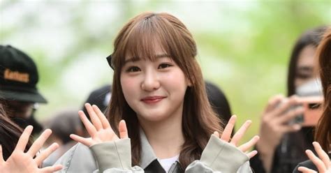 포토 첫사랑 예함 수줍게 웃는 모습이 사랑스러워