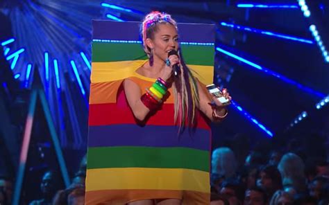 Miley Cyrus Craziest Outfits Over The Years See Photos Of The Pop Star
