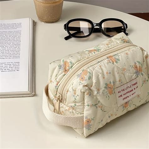 Floral Quilted Cosmetic Bag Portable Puffer Storage Pouch Aesthetic Makeup Organizer Bag For