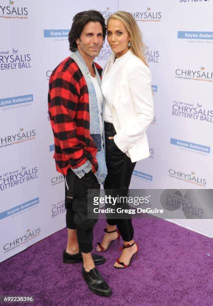 1270 Elizabeth Berkley And Greg Lauren Photos And High Res Pictures Getty Images