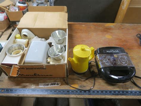 Lot Of Assorted Kitchen Gadgets Schmalz Auctions