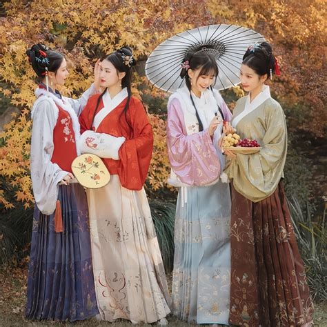 4 Differences Between Hanfu And Qipaowhat Sets Them Apart