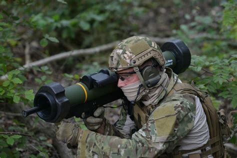 Schultergestützte Mehrzweckwaffe Belgien Beschafft Rgw90 Von Dynamit
