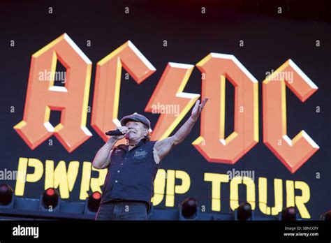 Brian Johnson Lead Singer Of Ac Dc Live On Power Up Tour 2025 At The
