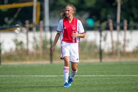 Rosa Van Gool Neemt Afscheid Van Ajax
