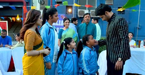 Anurager Chhowa বাবা হওয়ার যোগ্য নয় সূর্য সোনা রূপার জন্য অর্জুনের ভালোবাসা দেখে প্রশংসায়