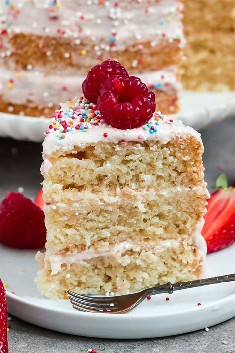 Veganer Vanillekuchen Mit Erdbeer Cream Cheese Frosting Byanjushka