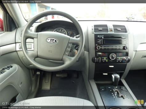 Gray Interior Dashboard For The 2009 Kia Borrego Lx V6 4x4 38566517