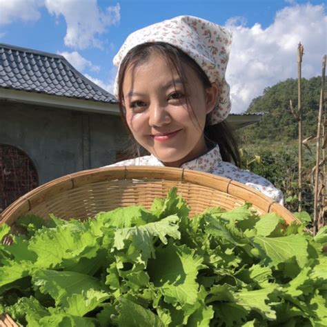 เพิ่งรู้ว่า ผักเคลมีประโยชน์มหาศาล เมนูมือใหม่หัดทาน เคลไข่กระทะ ลอง