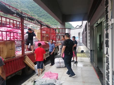 【战洪魔】县应急管理局将2136件（套）救灾物资及时分发8个受灾乡镇