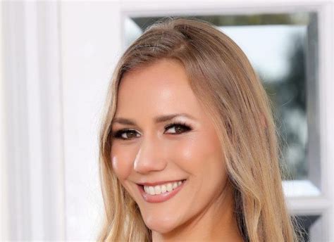 Jasmine Daze Biography Wiki Age Height Career Photos More