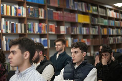 კავკასიის კავკასიის უნივერსიტეტი Caucasus University