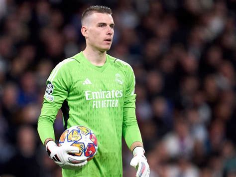 Butuh Kiper Baru Man City Buka Peluang Rekrut Andriy Lunin Liga Olahraga
