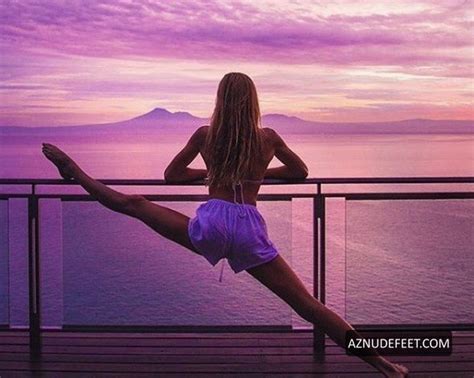 Anna Kaiser Feet Aznudefeet