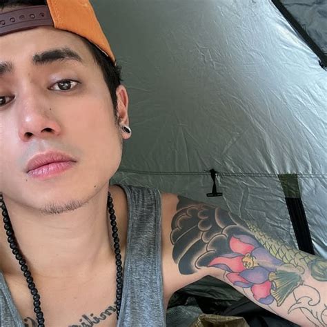 Macko Hombo Macko Hombo • Threads Say More