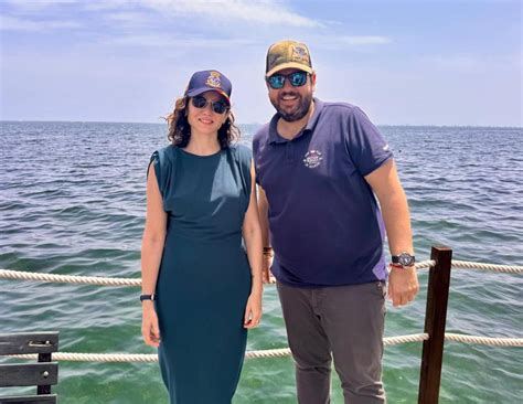 Ayuso En La Playa Sabrosa Gastronomía Y Muy Bien Rodeada