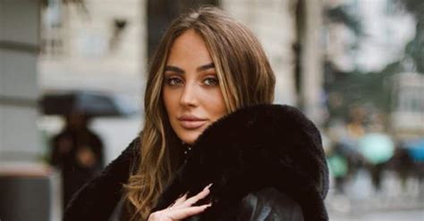 Roc O Flores Se Desnuda Para Estrenar El Y Revoluciona Instagram